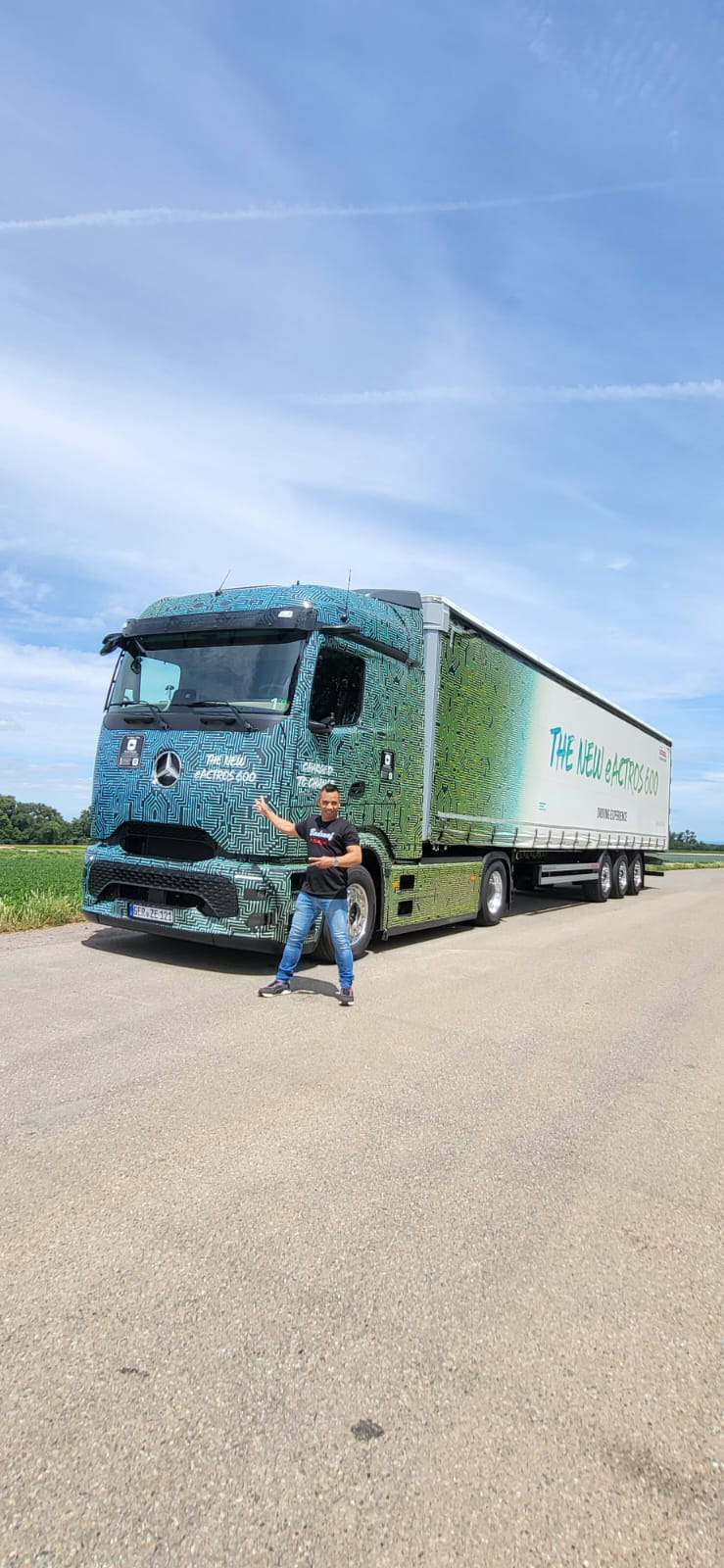 Mercedes-Benz eActros 600 International Truck of the Year 2025 ...